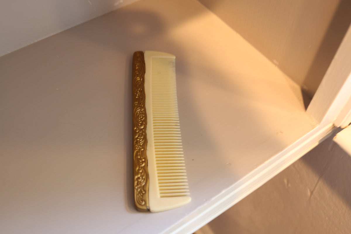 Boxy™ Hair Comb – Boxy Girl. Everything Beauty. Everything Boxy.
